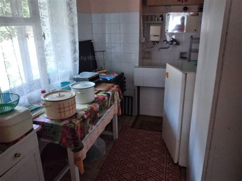 Продавам къща Двуетажна къща 75 кв м РЗП 715 кв м двор Къщи Вили Чепеларе Къща на два