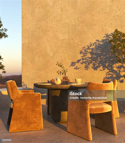 현대적인 석조 식탁과 주황색 의자가 있는 야외 베이지 스칸디나비아 발코니 아름 다운 자연 일몰 산 전망과 푸른 하늘 배경 3d 렌더링 모형 고품질 3d 일러스트레이션 0명에