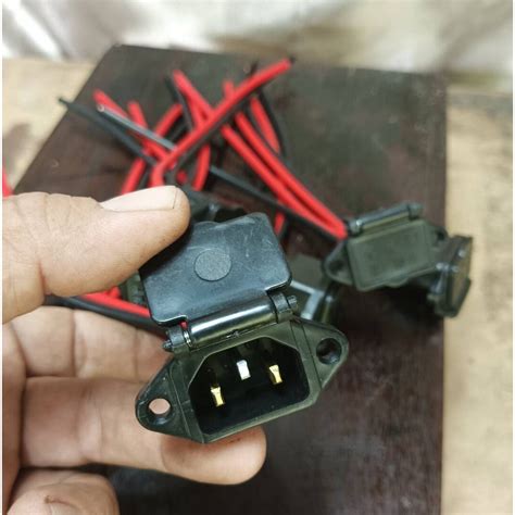 เต้าเสียบสามขารถไฟฟ้า ปลั๊กหัวต่อ สำหรับชาร์จไฟ เต้าเสียบชาร์จ ถังพ่นยา แบตเตอรี่ ของส่งจากไทย