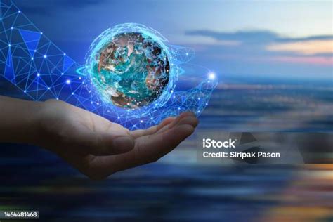 행성의 지도입니다 글로벌 소셜 네트워크 미래 메타버스 인터넷 및 글로벌 통신 기술 글로벌 연결과 미래의 빅 데이터는 사업가와
