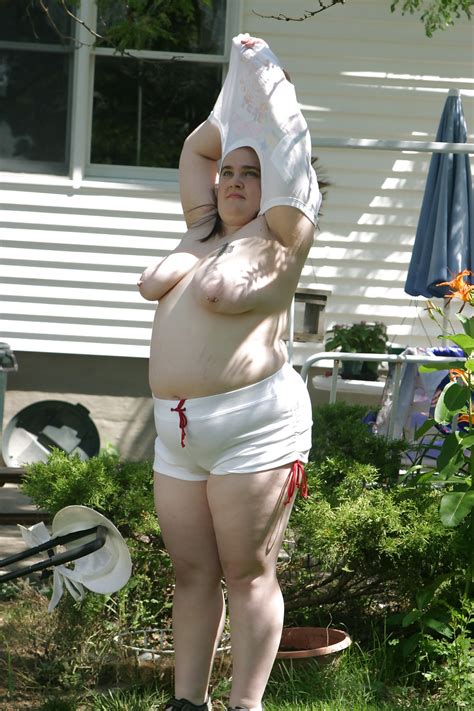 Kaylee Nude Lawn Mowing Porn Pictures Xxx Photos Sex Images 1087961 Pictoa