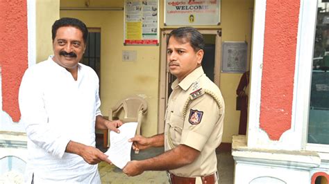 Fake Photo Of Actor Prakash Raj Bathing At Kumbh Mela Former Bigg Boss