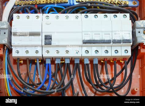 Elektro Installation Elektrische Schalttafel Strom Verteilerkasten Mit Drähten Sicherungen Und