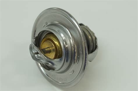 Audi and Volkswagen Thermostat Genuine Audi/Volkswagen 050-121-113-C ...