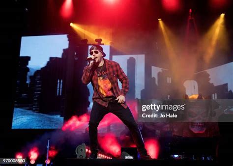 M Shadows Matthew Charles Sanders Photos And Premium High Res Pictures