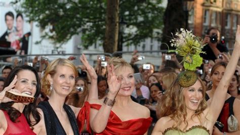 Οι θαυμαστές του «sex And The City δεν θα κάθονται στα σκαλιά του σπιτιού της Κάρι Μπράντσο