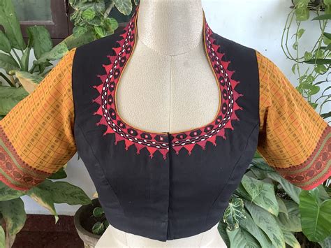 Svasa Design Black And Buttas Sold Out