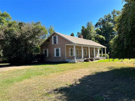107 N Temple Rd Natchez Ms 39120 ®