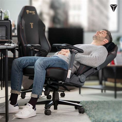 Ultimate Comfort Which Gaming Chair Reigns Supreme Techsyncrhon