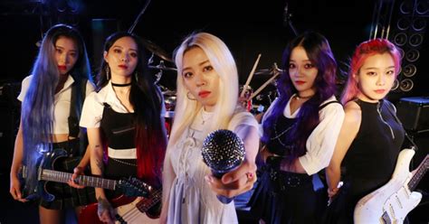 여성 록밴드 롤링쿼츠 온라인 공연 대박10대 여성팬 90