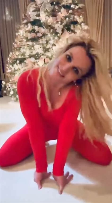 Britney Spears Flips Off Camera Eats Cake From Floor Amid Instagram Return