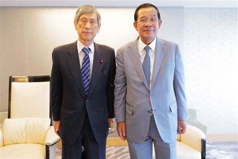 សម្ដេចអគ្គមហាសេនាបតីតេជោ ហ៊ុន សែន ប្រធានក្រុមឧត្តមប្រឹក្សាផ្ទាល់ព្រះមហាក្សត្រ