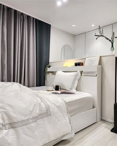 까칠써니 협찬 집에 행거 하나쯤은 필수템🔅 특히나 외출했다가 돌아와서 벗은 외투를 그냥 옷장에 넣어두기는 좀 그렇고 이럴때 행거 한쯤 필수에요 전 그래서 롬잇 원목