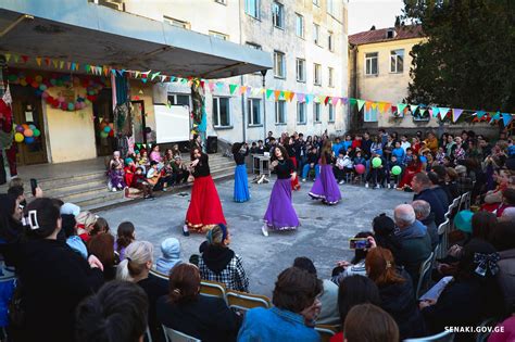 8 აპრილი ბოშათა საერთაშორისო დღეა აღნიშნულ თარიღთან დაკავშირებით დღეს გენო ადამიას სახელობის