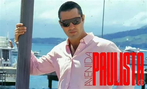 Coberta De Tatuagens Atriz Sex Symbol De Sos Malibu Surge Irreconhec Vel