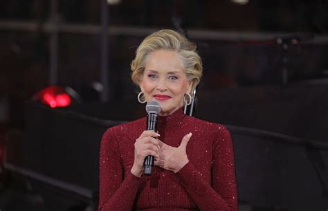 Шерон Стоун яка сама пише картини придбала роботу українського