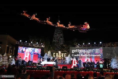 Los Angeles Christmas Photos And Premium High Res Pictures Getty Images