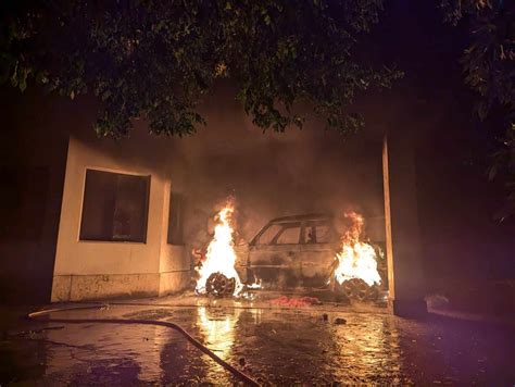 Houses Of Four Bnp Leaders Including Amir Khosru Vandalised In Ctg The Business Standard