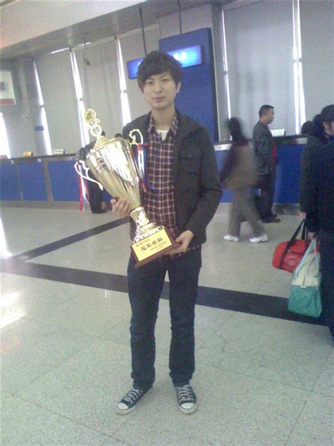 《穿越火线》官方网站 三亿鼠标的枪战梦想 火线报道：我们不是黑马 《穿越火线》冠军队伍迅游 Fc 专访