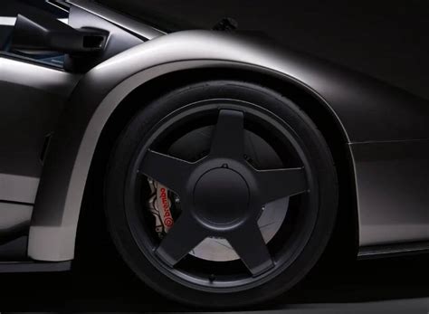 اِچِنتریکا لامبورگینی دیابلو ؛ بازیابی 19 شیطان آتشین عکس