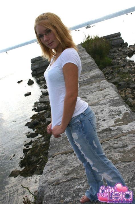 Love Leia Reveals Beautiful Sexy Body At The Beach Photos