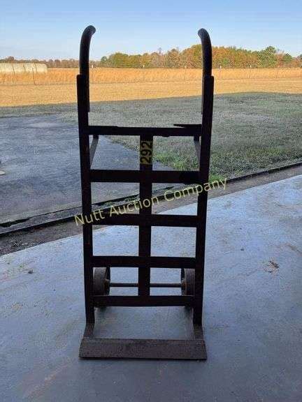 Feed Dolly Nutt Auction