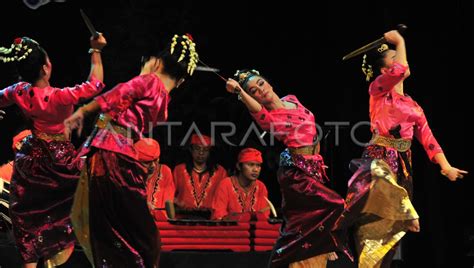 Festival Jaipongan Antara Foto