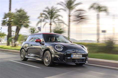 New 2024 Mini Cooper Se Jcw Is Both Fake And Real At The Same Time Autoevolution
