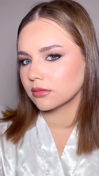 איפור מעושן בגוונים קרים מתוך השלמות מאסטר קלאס מאפרות חורף 2025 Youtube