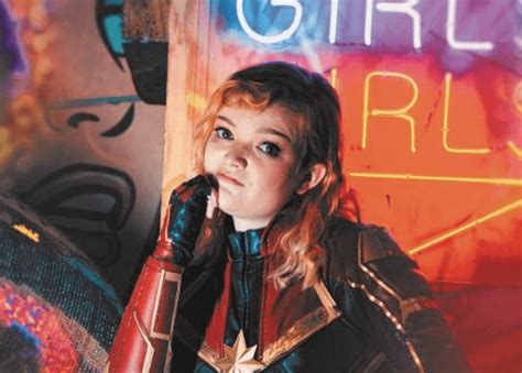 Captain Marvel R Cosplaygirls