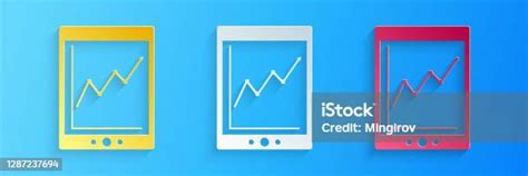 파란색 배경에서 격리된 통계 그래프 차트 아이콘으로 태블릿을 자른 용지 재무 차트 및 그래프 기호 종이 아트 스타일 벡터 0명에 대한 스톡 벡터 아트 및 기타 이미지