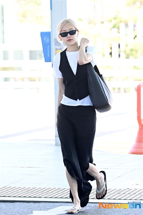 블랙핑크 로제 ‘프랑스 파리로 가는 런웨이[포토엔hd] 손에 잡히는 뉴스 눈에 보이는 뉴스 뉴스엔