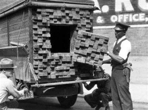 20 Historical Photos From The Days Of American Prohibition ~ Vintage