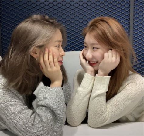 Pin Oleh Di Itzy 2021 Selebritas Gadis Lucu Foto Kekasih