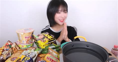 쯔양 석 달 만에 먹방으로 복귀…덕분에 지옥 견뎠다