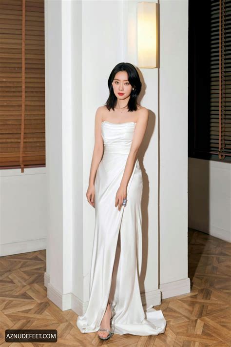 Xiaofei Zhang Feet Aznudefeet