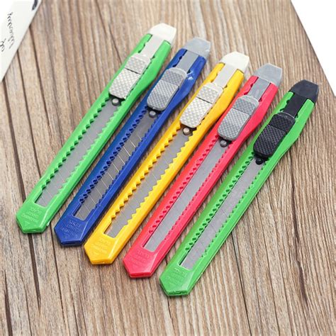5 Pcs Utility Knife Box Cutters 9mm Wide Blade Cutter Box Cutter