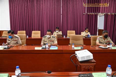 ឯកឧត្ដម នាយឧត្តមសេនីយ៍ សាស្រ្តាចារ្យ សេង ផល្លី ប្រធានបណ្ឌិត្យសភានគរបាលកម្ពុជា