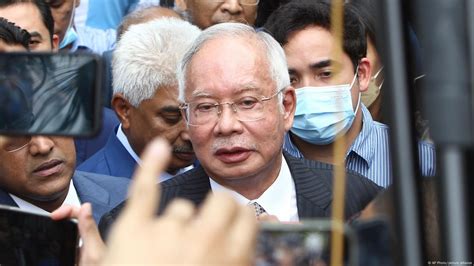 Former Malaysian Pm Najib Razak Sent To Prison Dw 08 23 2022