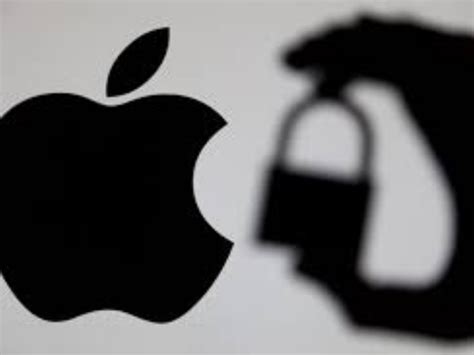 apple issues a warning on an active exploited zero day vulnerability on