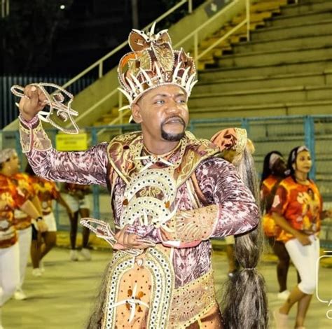 muso igor almeida em dose dupla dos ateliers para passarela do samba