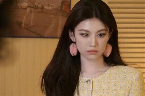 또 한 번 미담 터졌다 80명의 드라마 스태프 얼굴을 직접 그려 선물한 여배우 요즘뭐하니