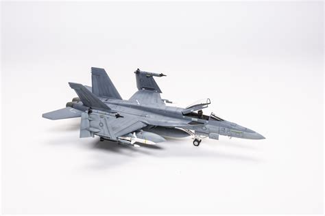 Hobbyboss 1 48 Scale F A 18e Super Hornet Plastic Model Kit Review Finescale Modeler Magazine