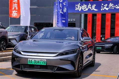 试驾汉ev荣耀版，云辇 C、dipilot 100赋能，智能与驾控共升华