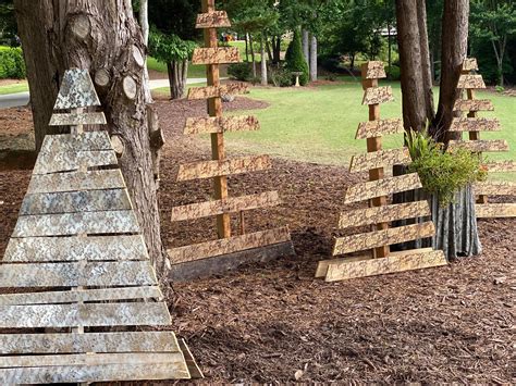 DIY Pallet Tree The Shabby Tree