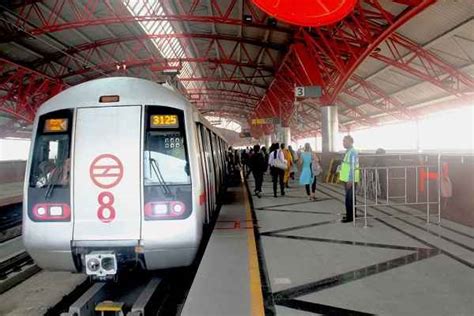 Delhi Metro Introduced 8 Coach Metro Trains On Red Line First Time Metro Rail Today
