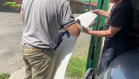 Мастер класс Как снять старую наклейку и наклеить новую Смотреть онлайн в поиске Яндекса по