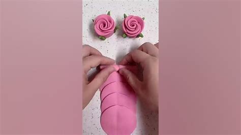 گل با خمیر بازی