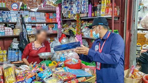 មន្ត្រី ក ប ប ធ្វើការពិន័យអន្តរការណ៍ចំពោះអាជីវករម្ហូបអាហារដាក់លក់ទំនិញមិនមានអនុលោមភាព