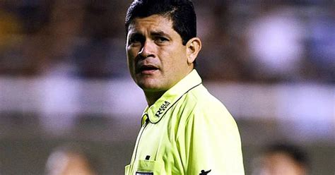Internaron Al árbitro Colombiano Oscar Ruiz Luego De Un Robo Infobae